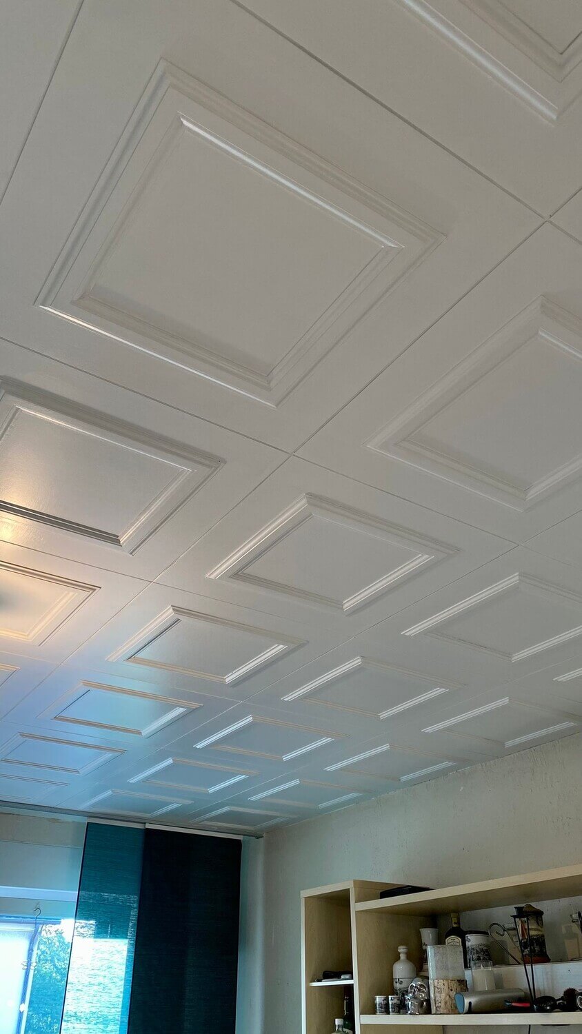 Paint the wooden ceiling with chalk paint: Completely without dripping