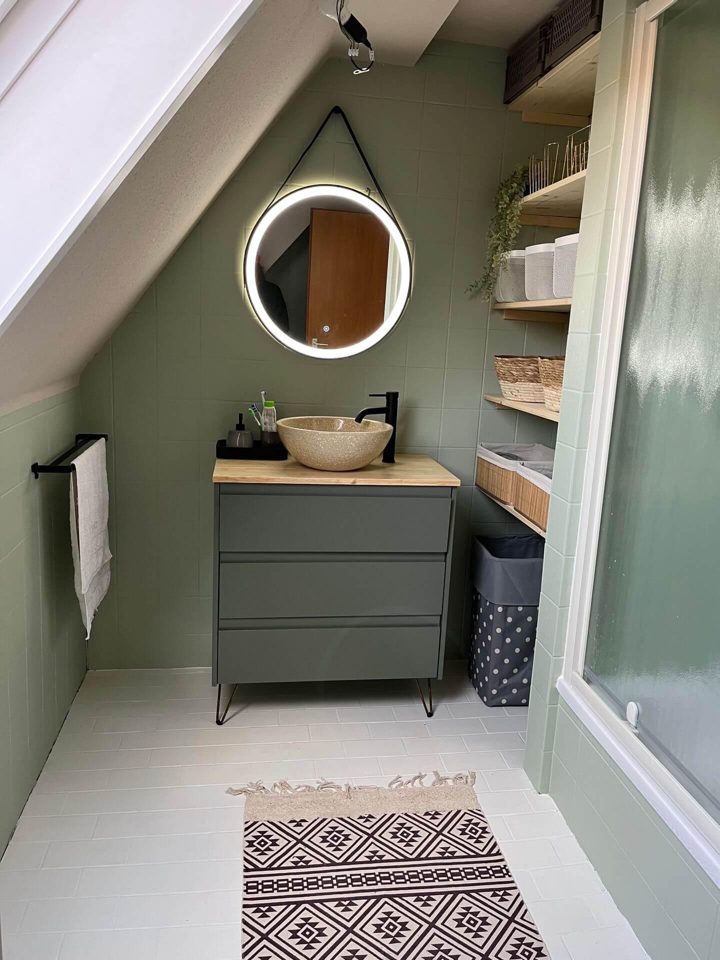 How to Paint Tiles?: Simple instructions & tips