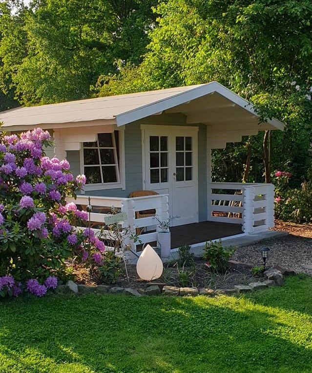Gartenhaus streichen: Anleitung | MissPompadour