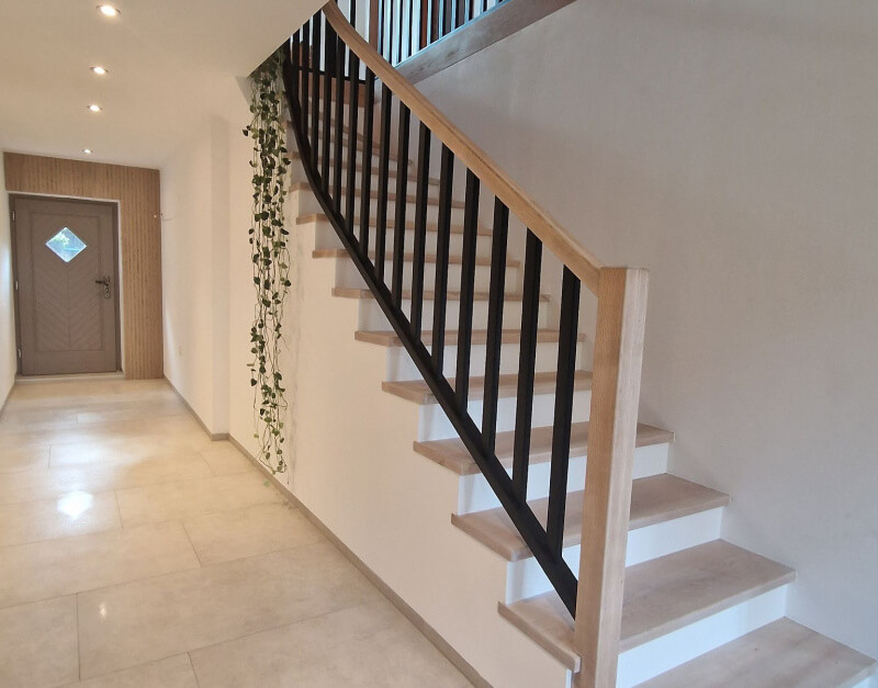 Treppe lasieren - Anleitung von MissPompadour