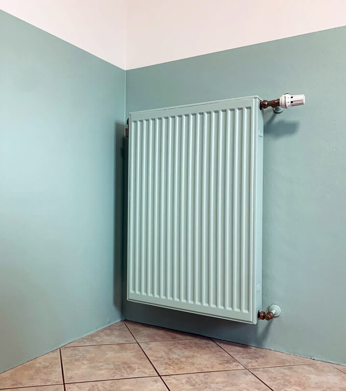 Painting a wall with a border: how to do it | MissPompadour