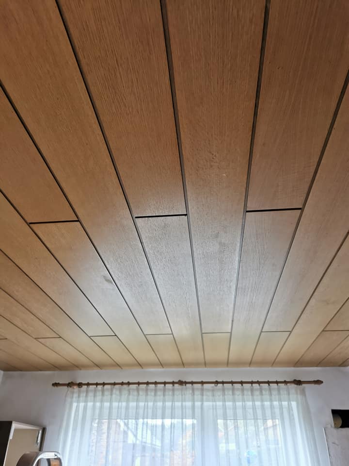 Holzdecke mit Kreidefarbe streichen: Ganz ohne tropfen