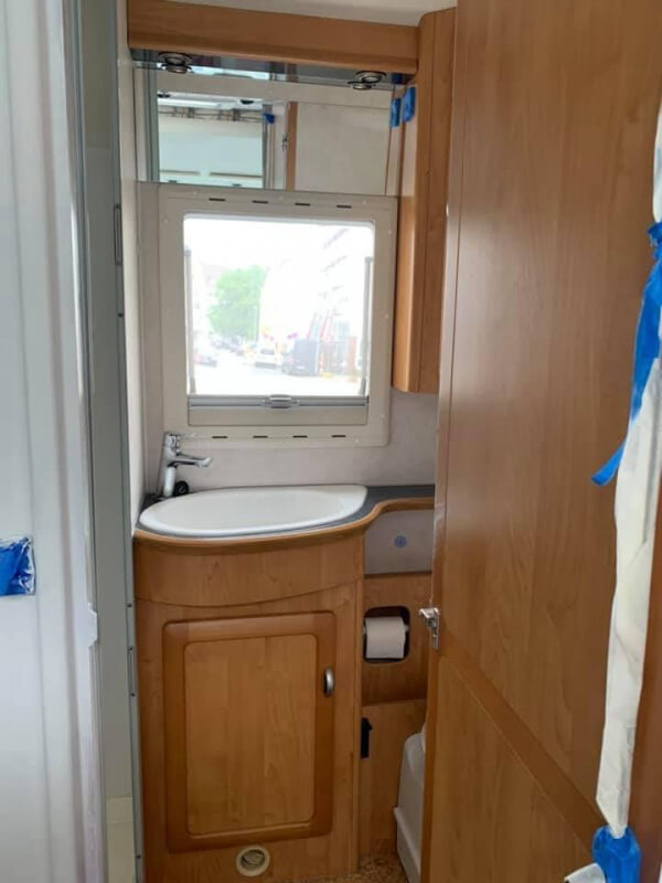 Wohnwagen innen streichen: Bring Farbe in dein altes Wohnmobil!