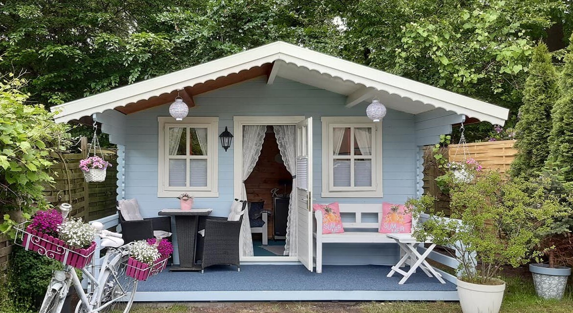 Gartenhaus streichen: Anleitung | MissPompadour