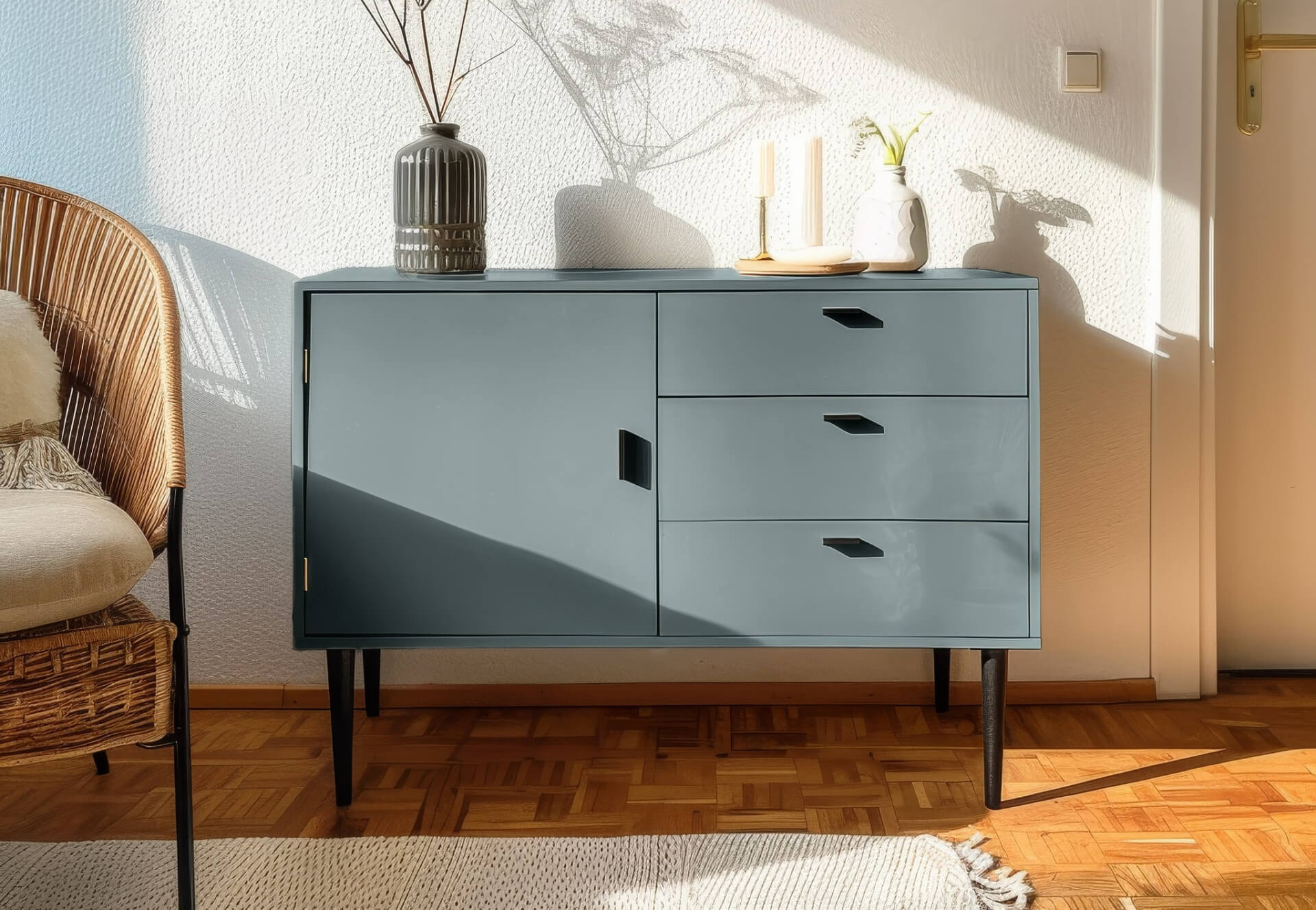 Painting a wall with a border: how to do it | MissPompadour