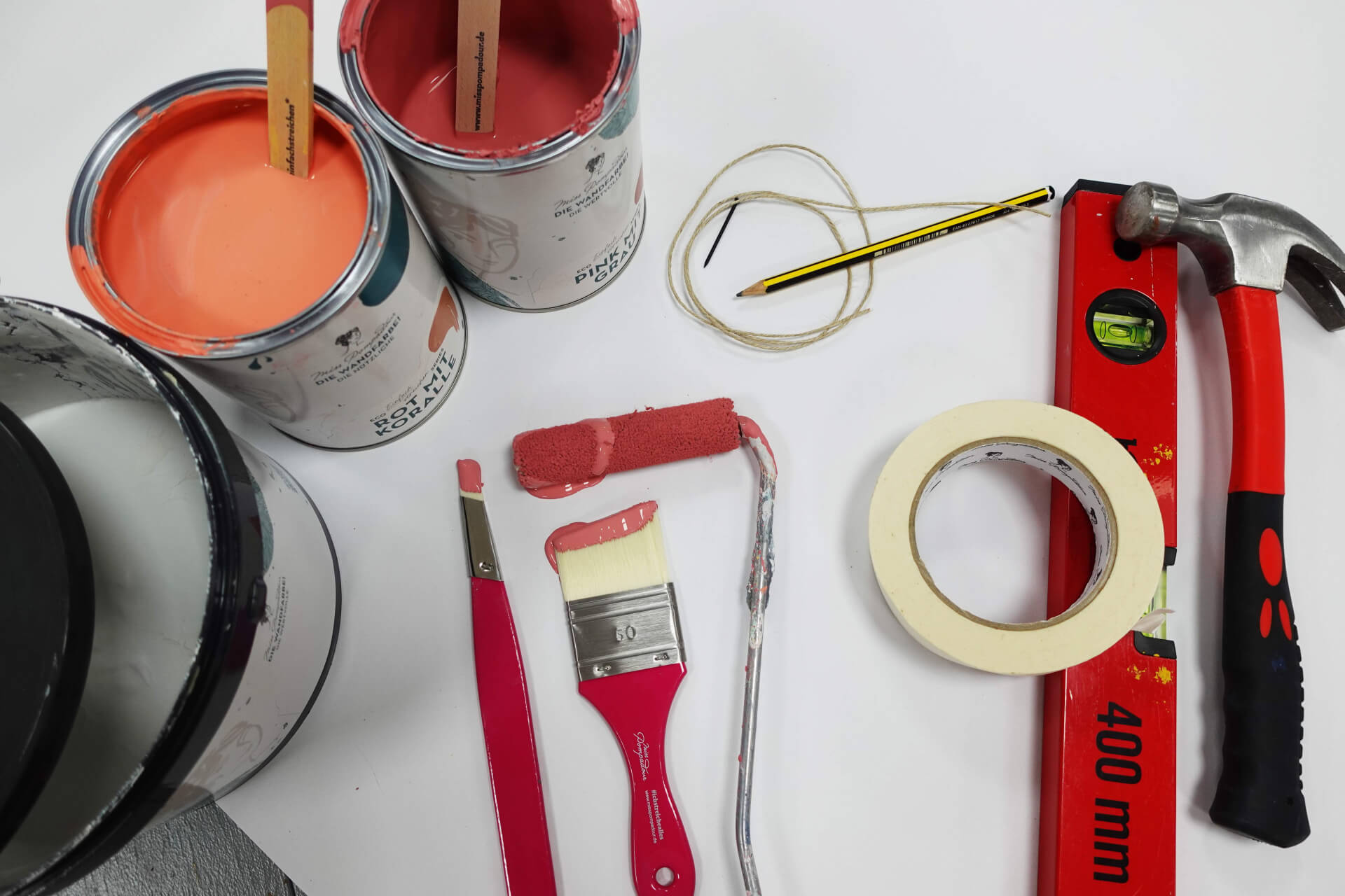 Boog op de muur verven: Maak een deurboog met een kleur verf