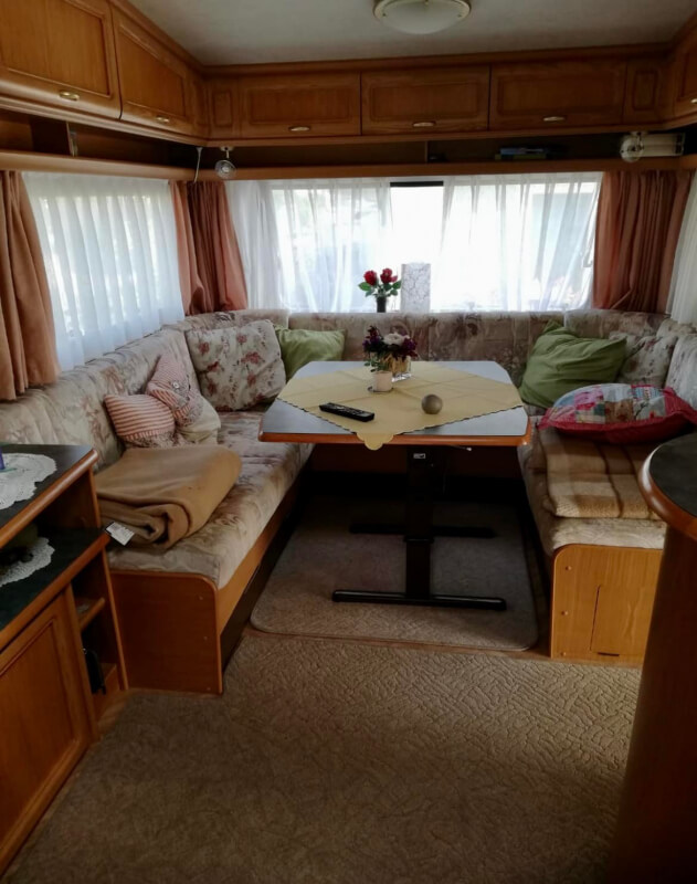 Wohnwagen innen streichen: Bring Farbe in dein altes Wohnmobil!