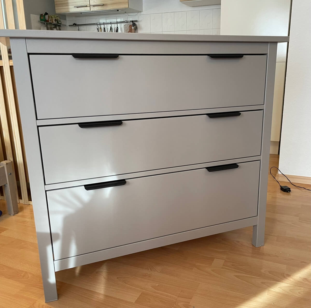 IKEA Hack: Paint Hemnes ☆ Instructions & Ideas