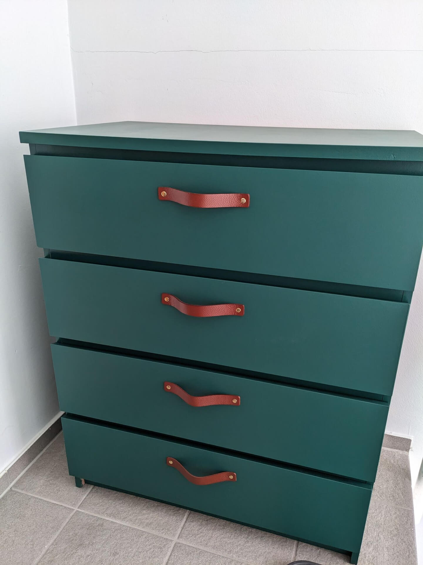 Painting a MALM chest of drawers: Instructions | MissPompadour